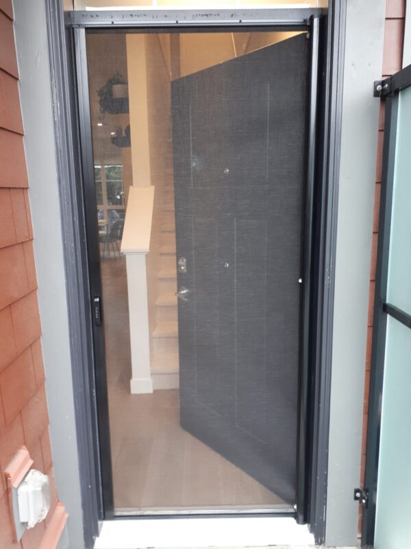 Retractable Screen Door Installation Service - Lumasso
